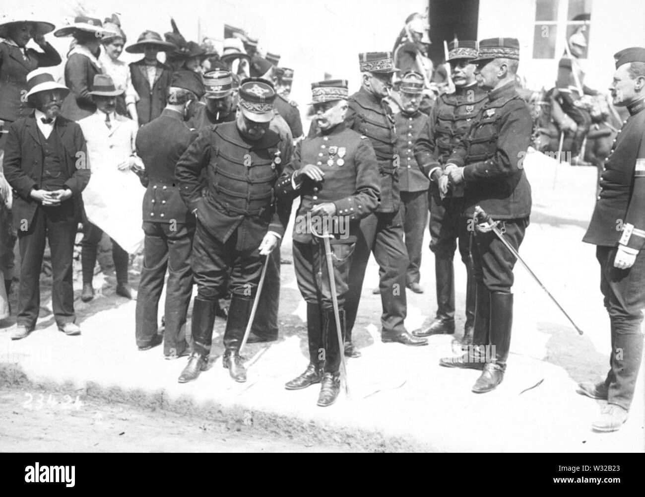 French military maneuvers army Black and White Stock Photos & Images ...