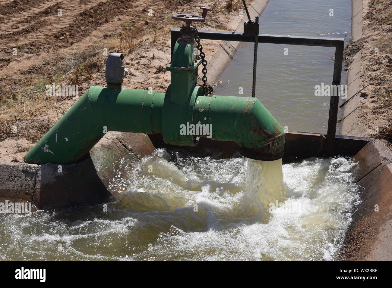 Arizona irrigation pipe Stock Photo - Alamy