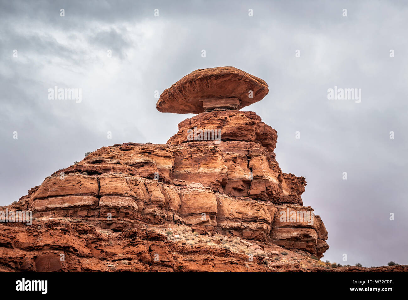 Mexican Hat rock formation in Utah, a balanced rock located in Southern ...