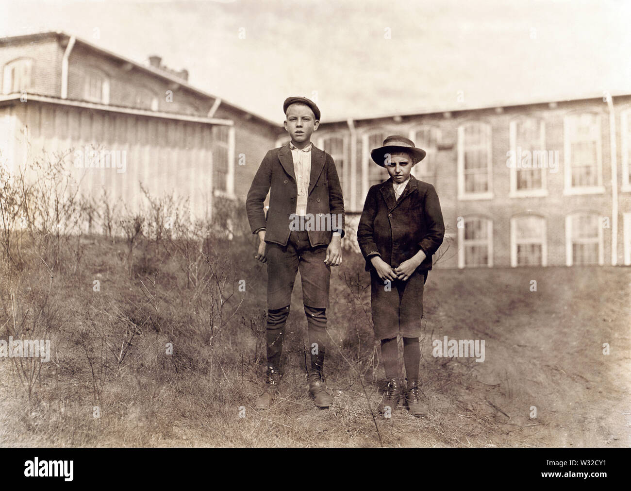 Old textile mill hi-res stock photography and images - Alamy