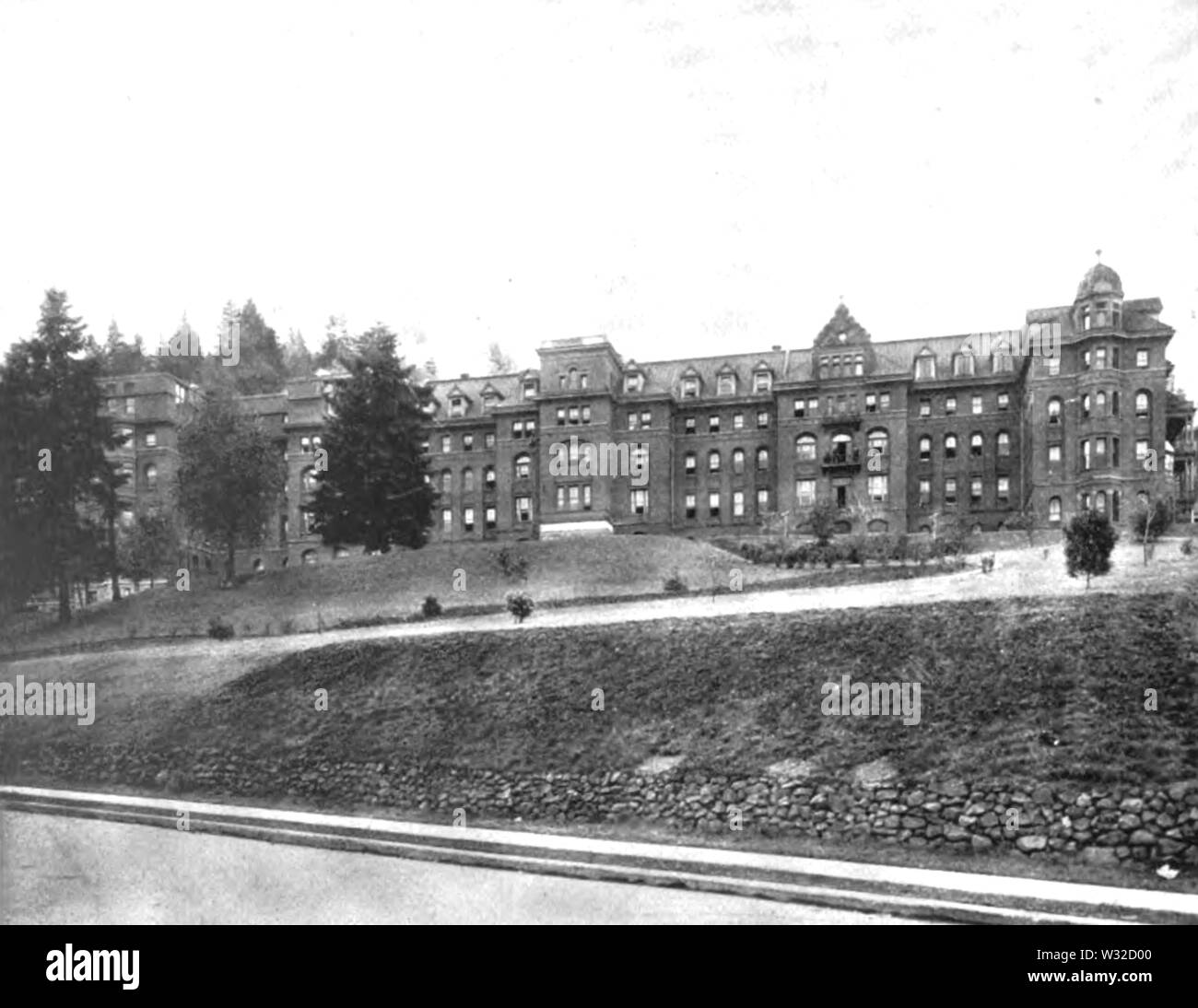 Portland oregon, portland building Black and White Stock Photos ...