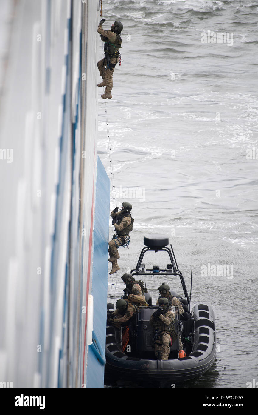 Polish naval special forces soldiers, Jednostka Wojskowa Formoza ...