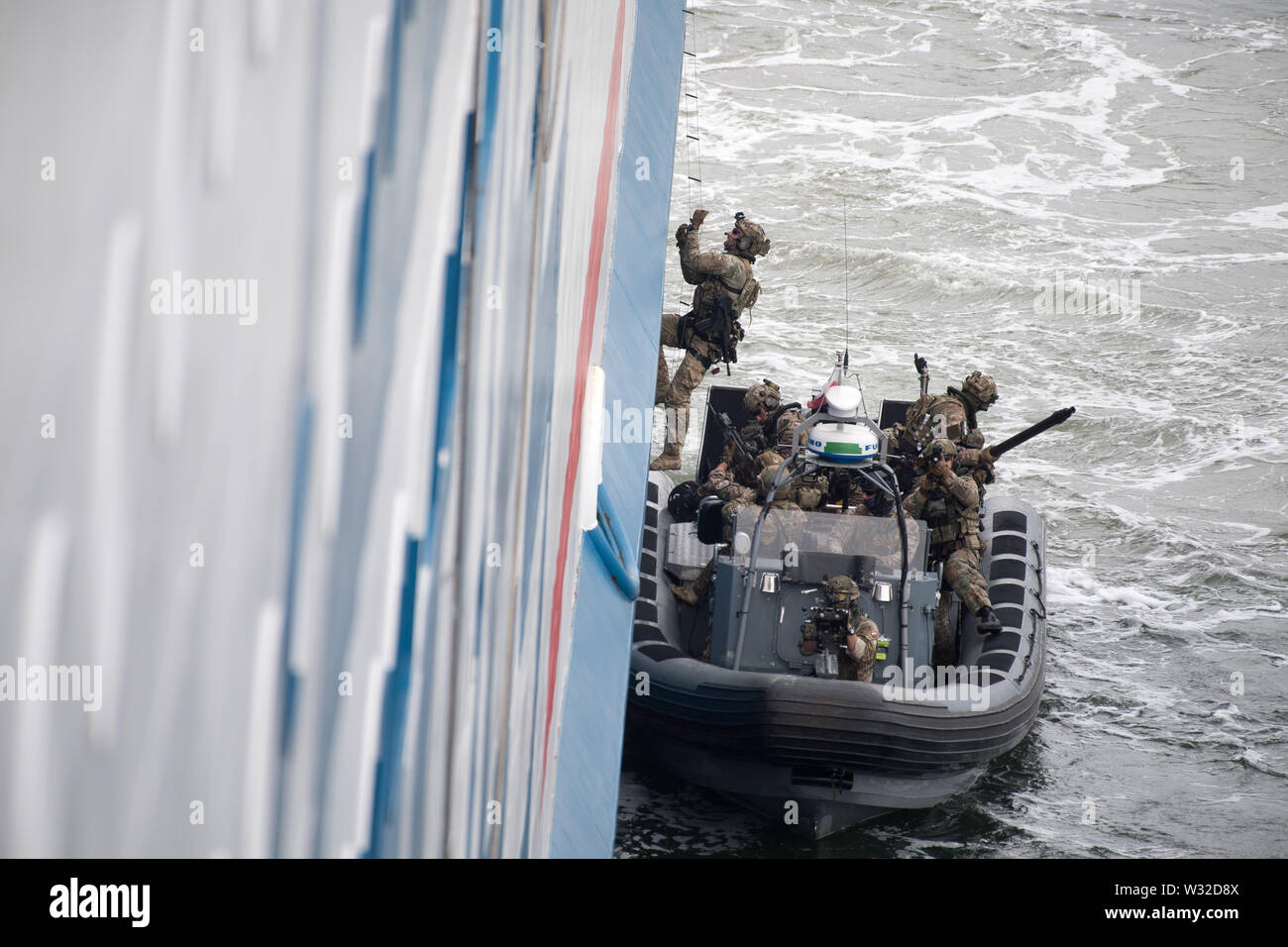Polish naval special forces hi-res stock photography and images - Alamy