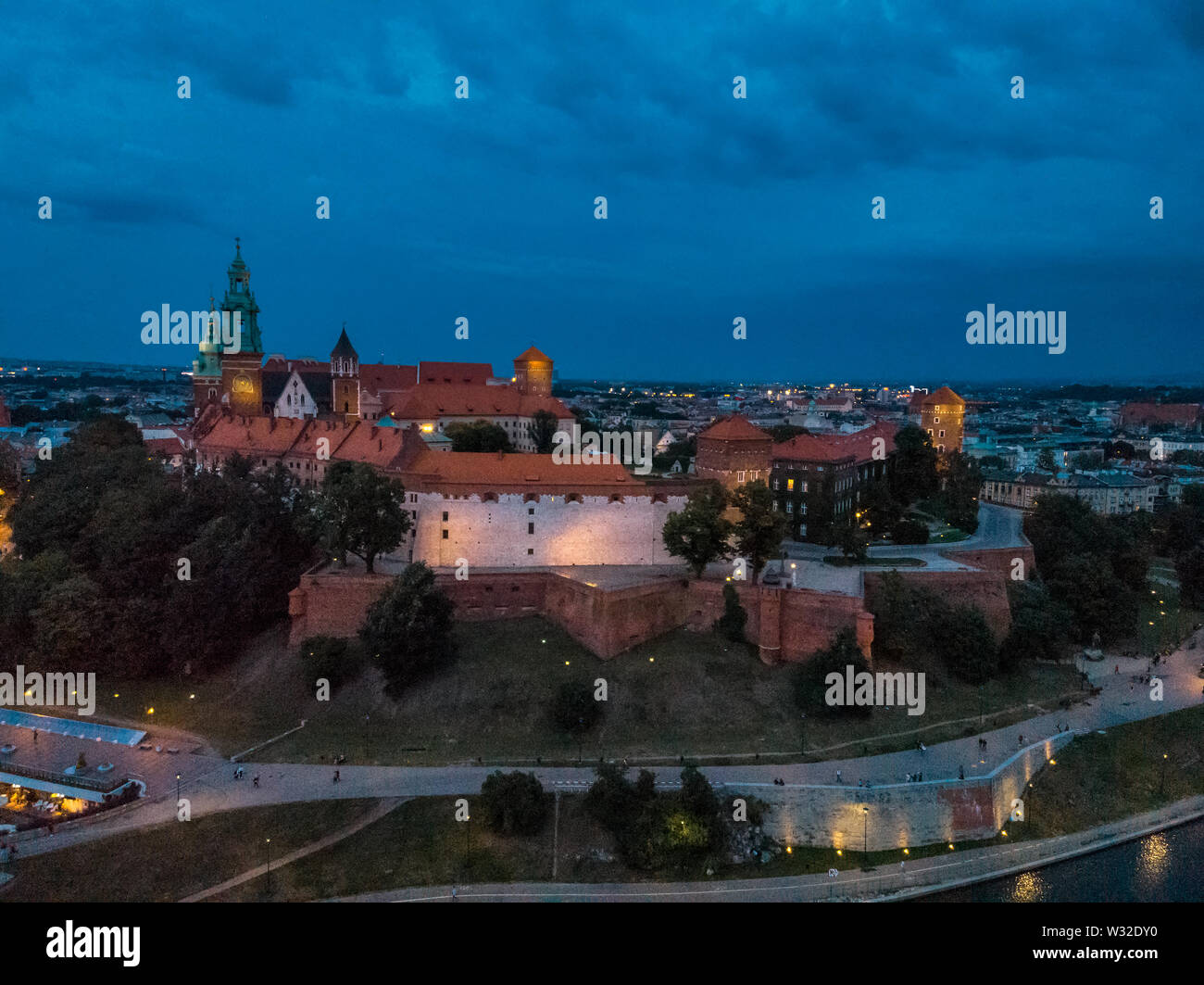 Fantastic view of the night KRAKOW. The Royal Wawel Castle as seen from ...