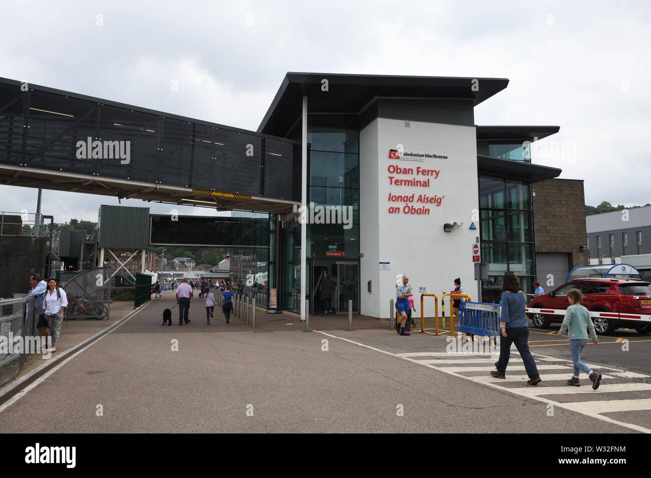 Oban ferry terminal hi-res stock photography and images - Alamy