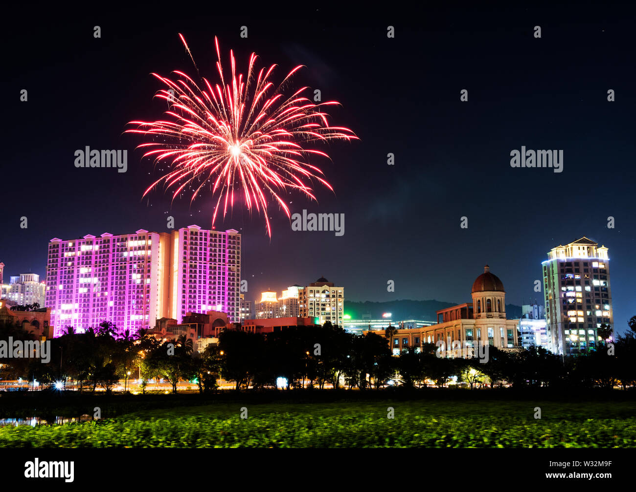 Diwali firecrackers hi-res stock photography and images - Alamy