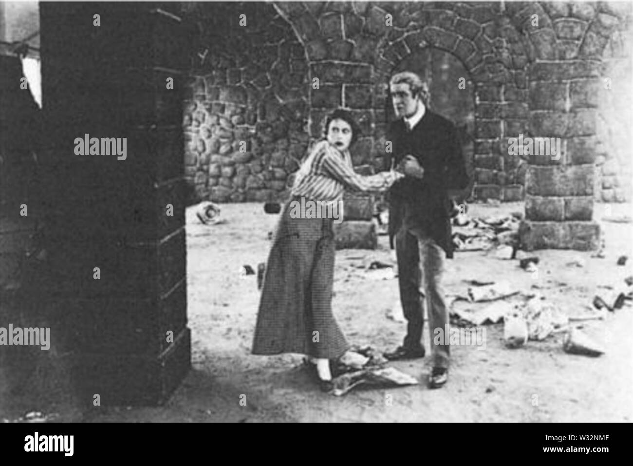 The Broken Coin - Cunard & Ford Stock Photo - Alamy