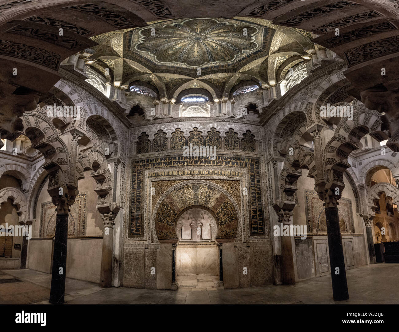 Mezquita moorish mosque cathedral catholic hi-res stock photography and ...