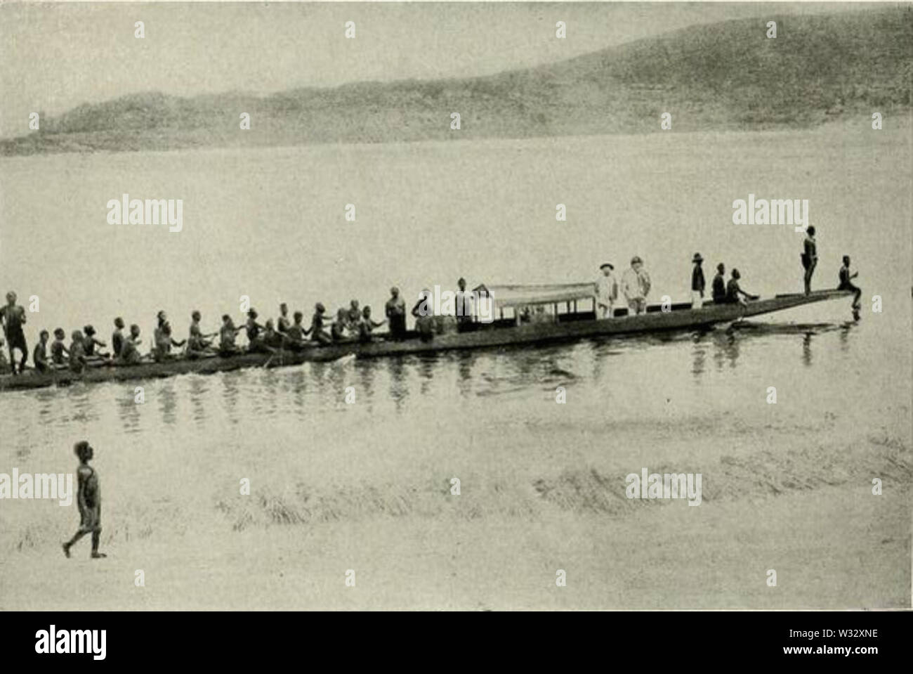 The longest boat on the Ubangi River Stock Photo - Alamy
