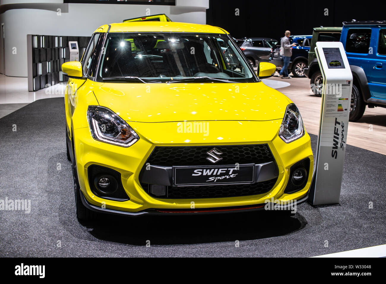 Suzuki swift engine hi-res stock photography and images - Alamy