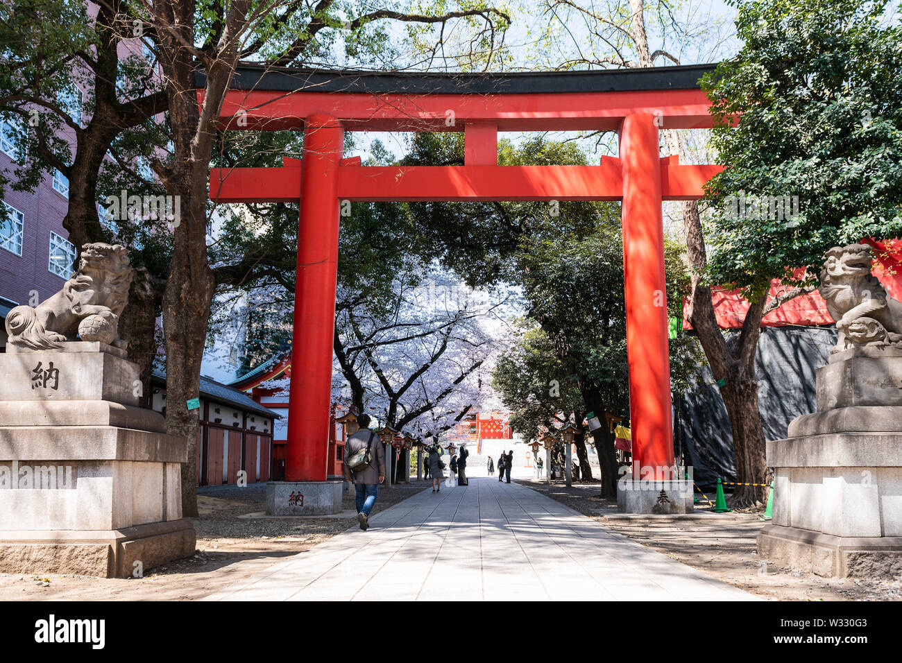 Tokyo, Japan - April 4, 2019: Hanazono Shrine in Shinjuku with inari ...