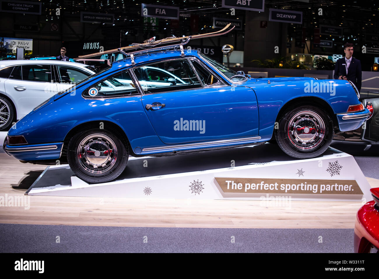 Porsche 911 classic coupe hi-res stock photography and images - Alamy