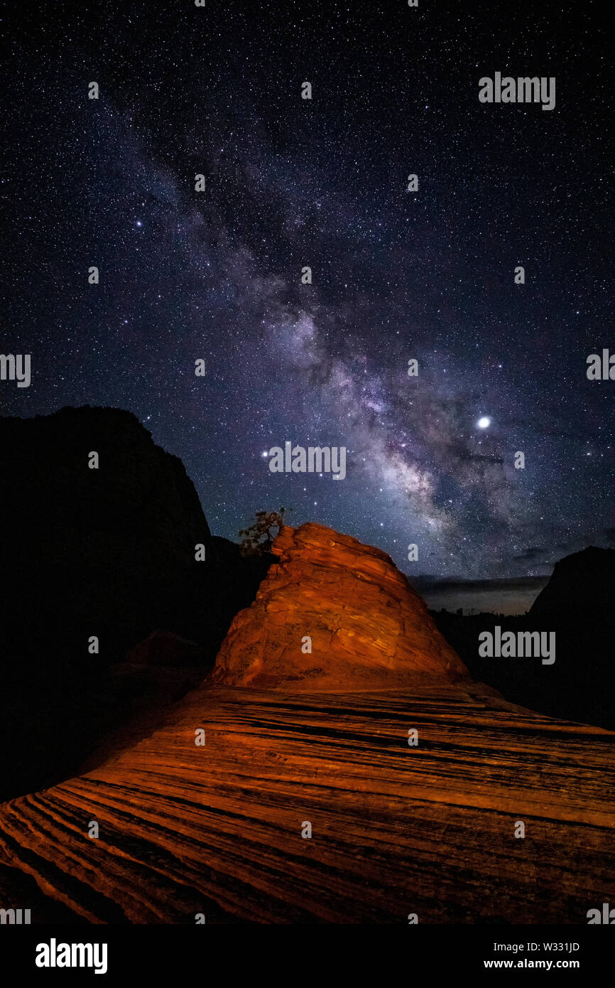 Utah night sky rock hi-res stock photography and images - Alamy
