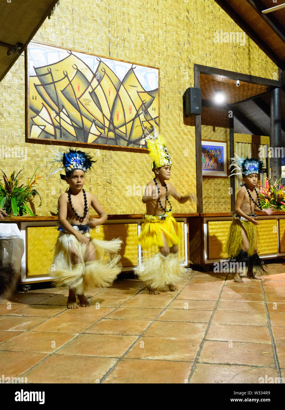 Polynesian show hi-res stock photography and images - Alamy