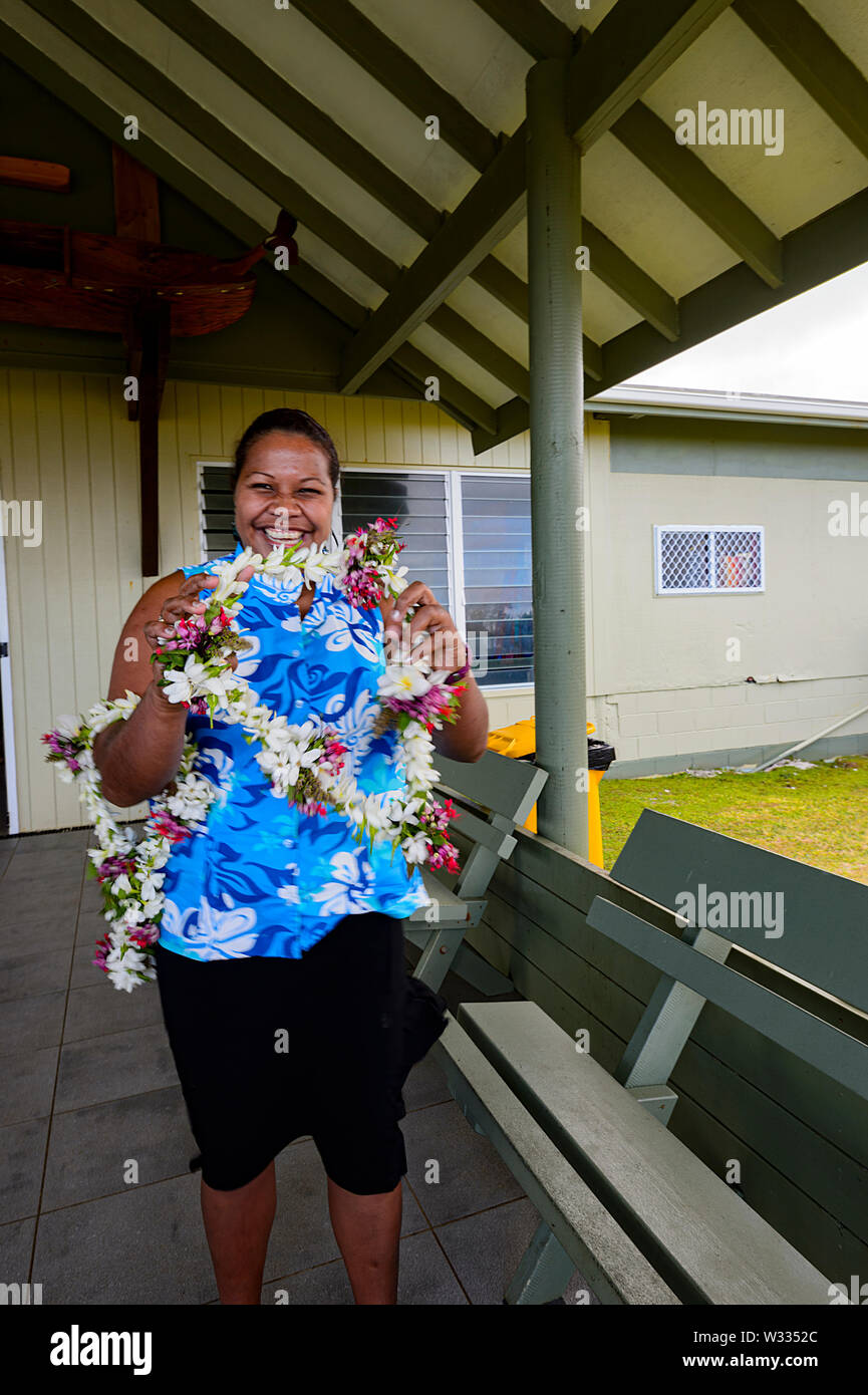 Woman smiling cook islands hi-res stock photography and images - Alamy