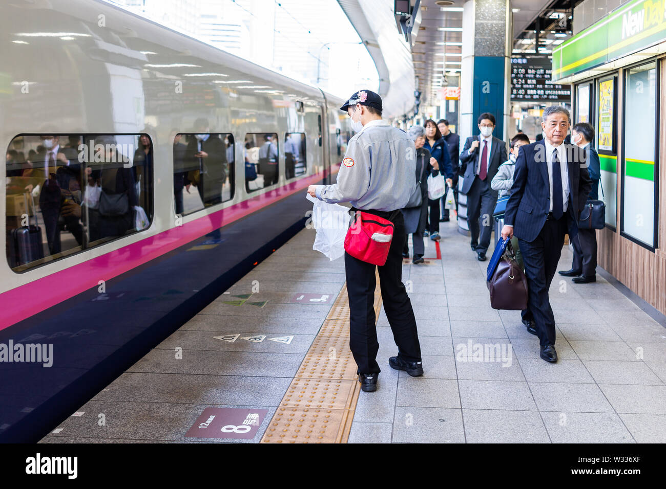 Narita train to tokyo hi-res stock photography and images - Alamy