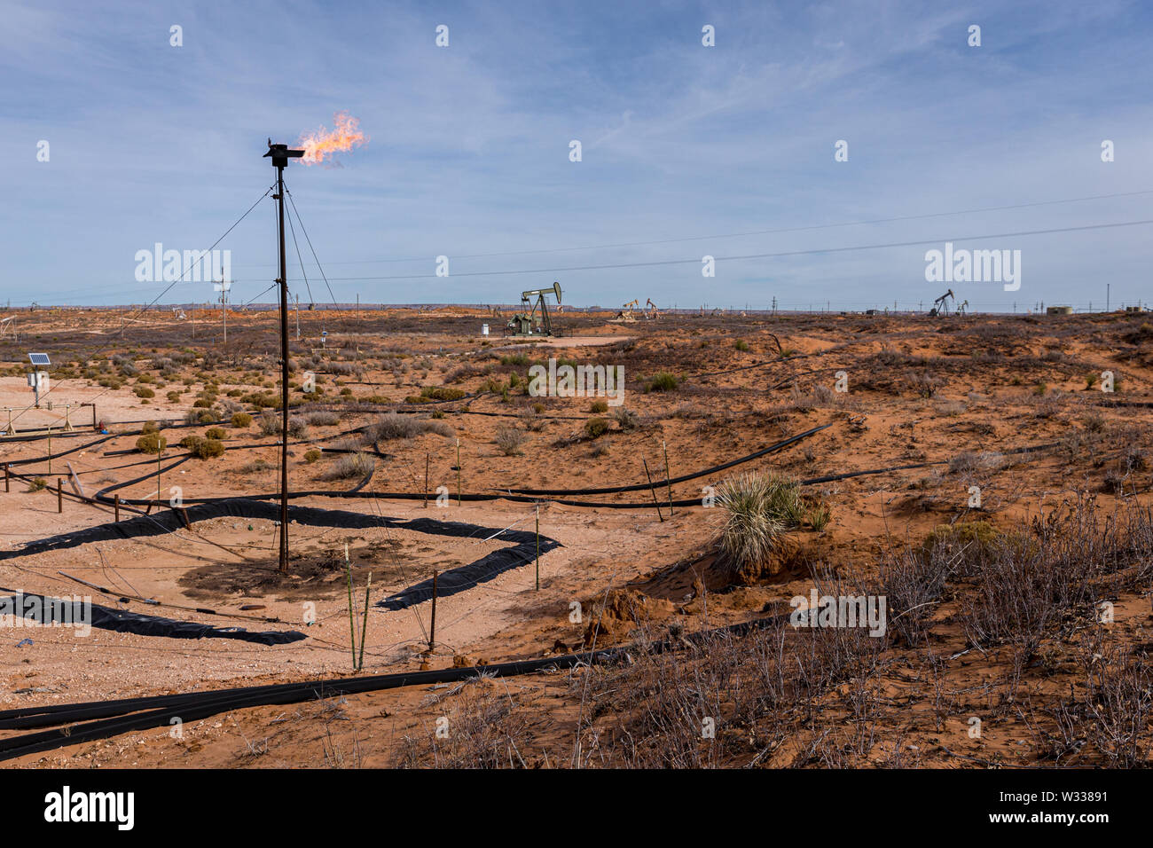 Gas flare new mexico hi-res stock photography and images - Alamy