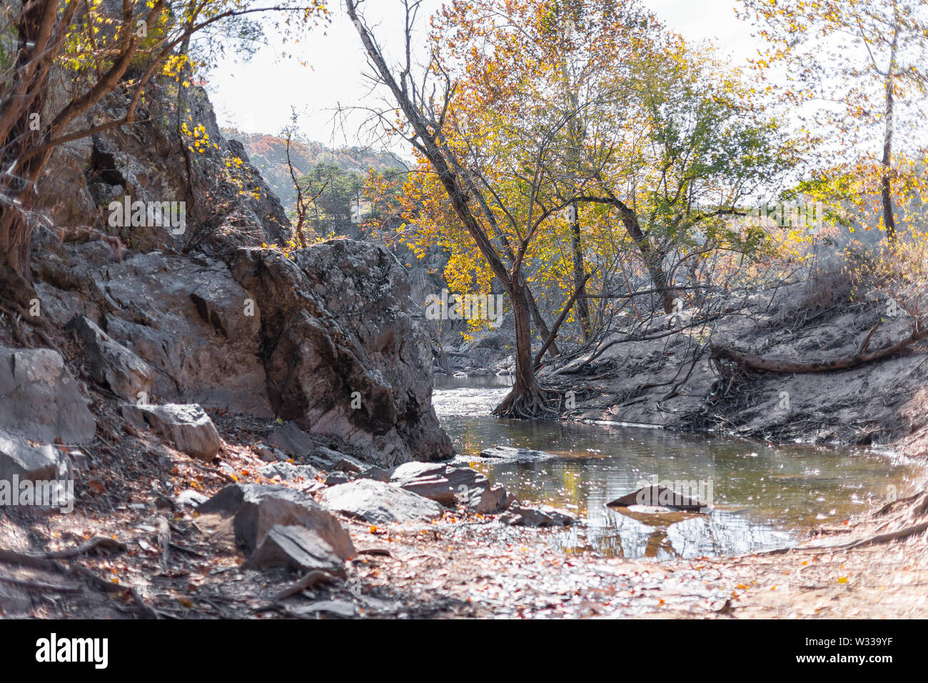 View on Potomac river with mountain cliff rocks in Great Falls park in ...