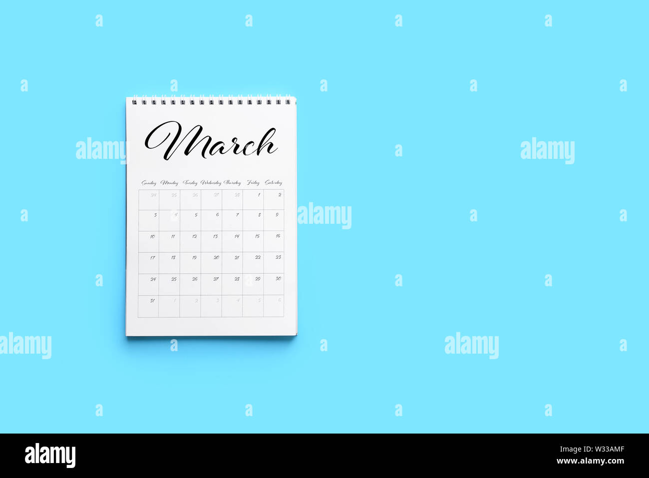 Flip calendar on color hi-res stock photography and images - Alamy