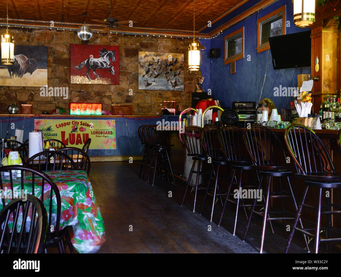 Saloon bar western hi-res stock photography and images - Alamy
