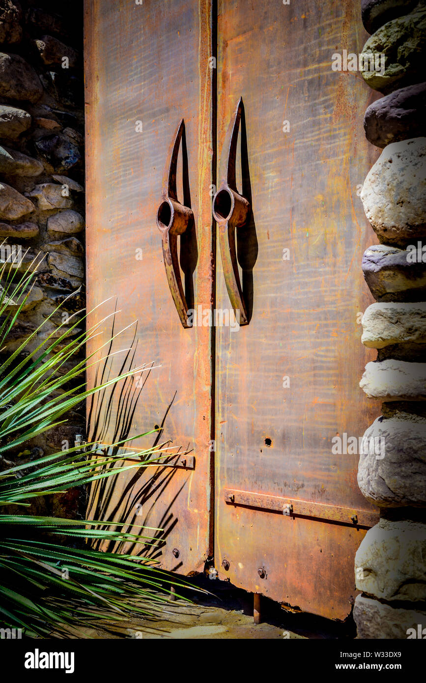 Pickaxe pick axe ax hi-res stock photography and images - Alamy
