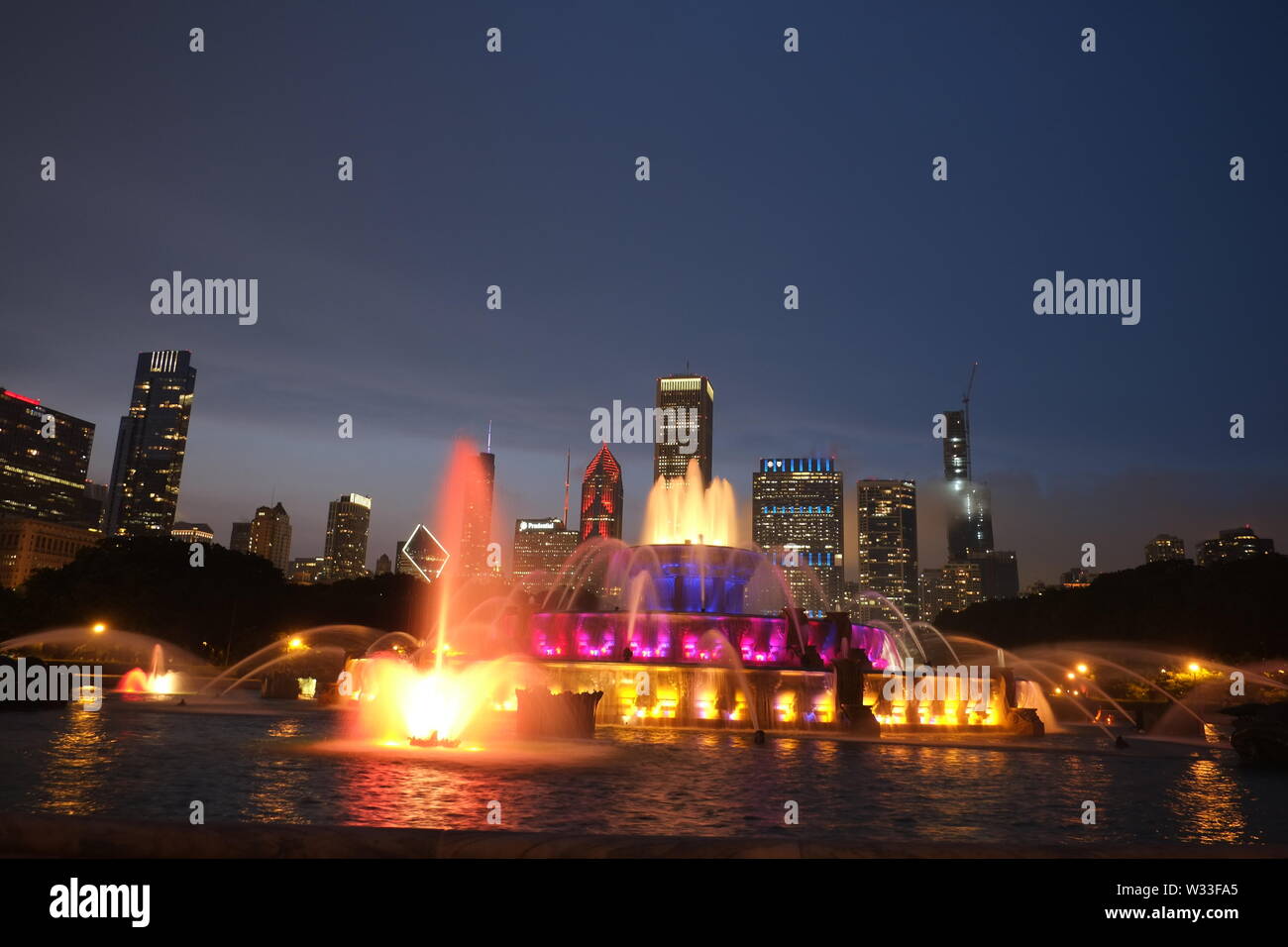 Buckingham Fountain is a Chicago Landmark in the center of Grant Park ...