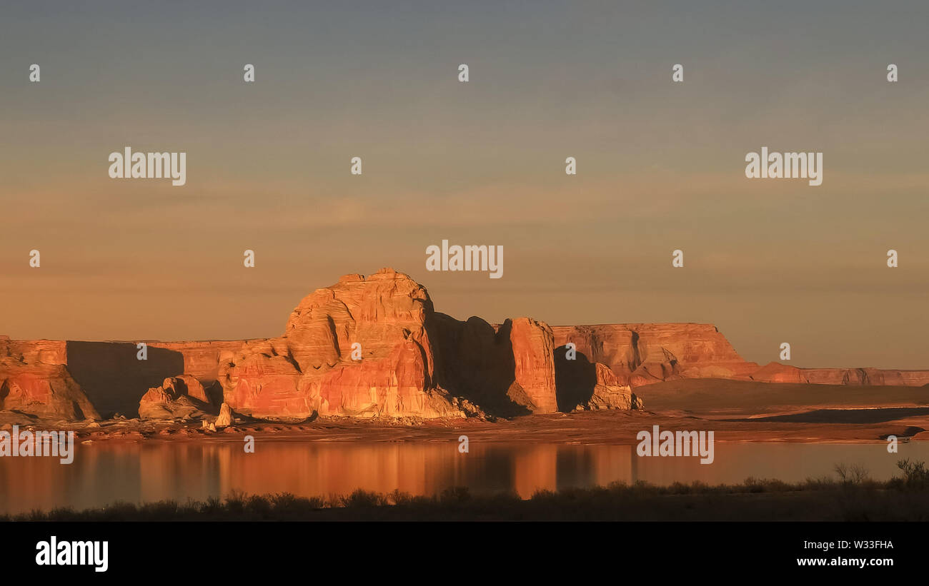 Lake powell sunset in page hi-res stock photography and images - Alamy