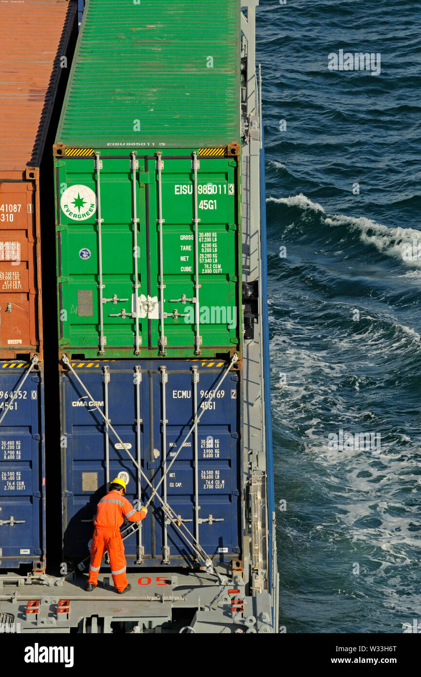 Mariner seaman seafarer hi-res stock photography and images - Alamy