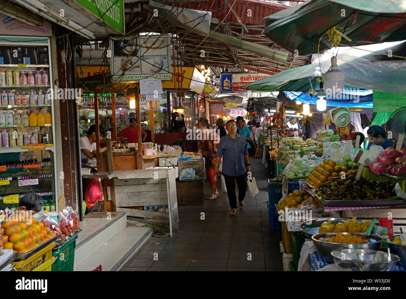 Market scenery hi-res stock photography and images - Alamy