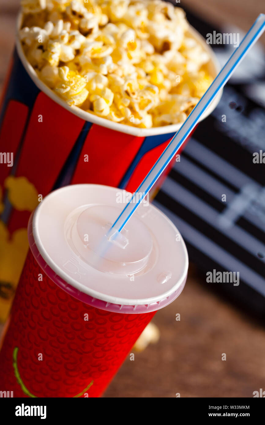 Styrofoam popcorn hi-res stock photography and images - Alamy