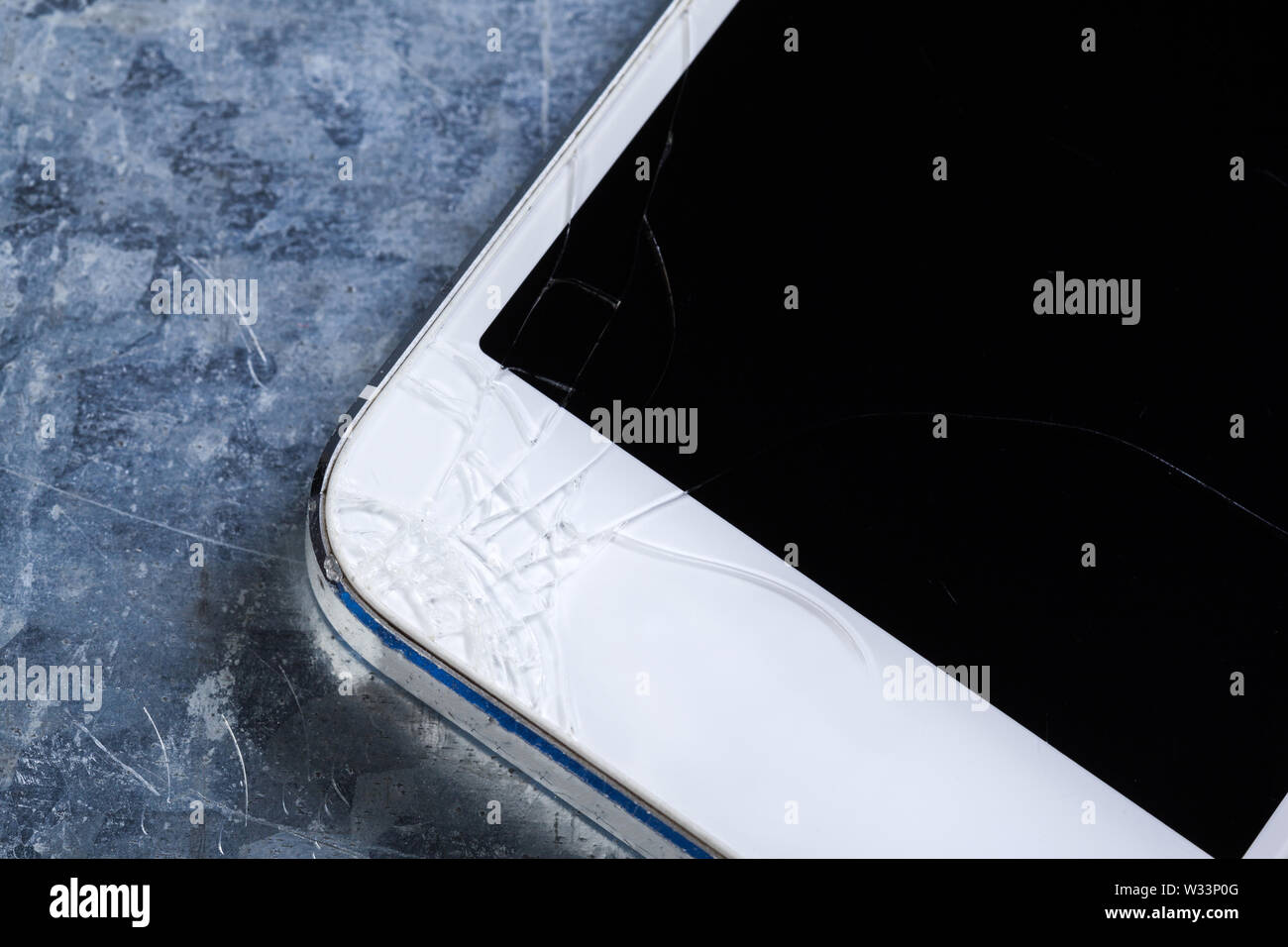 Smartphone drop to the floor and screen damage Stock Photo - Alamy