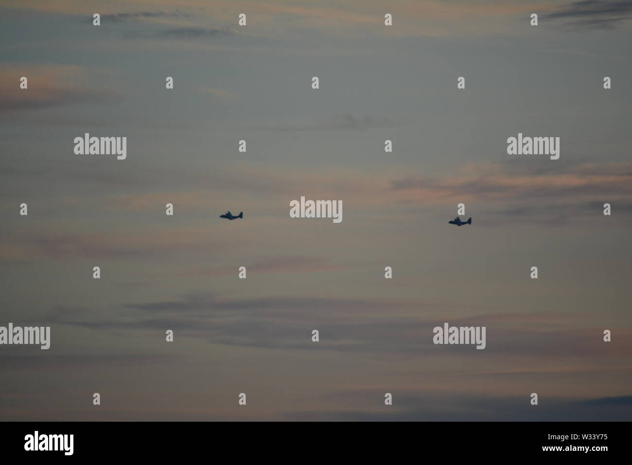 Hercules transport aircraft hi-res stock photography and images - Alamy