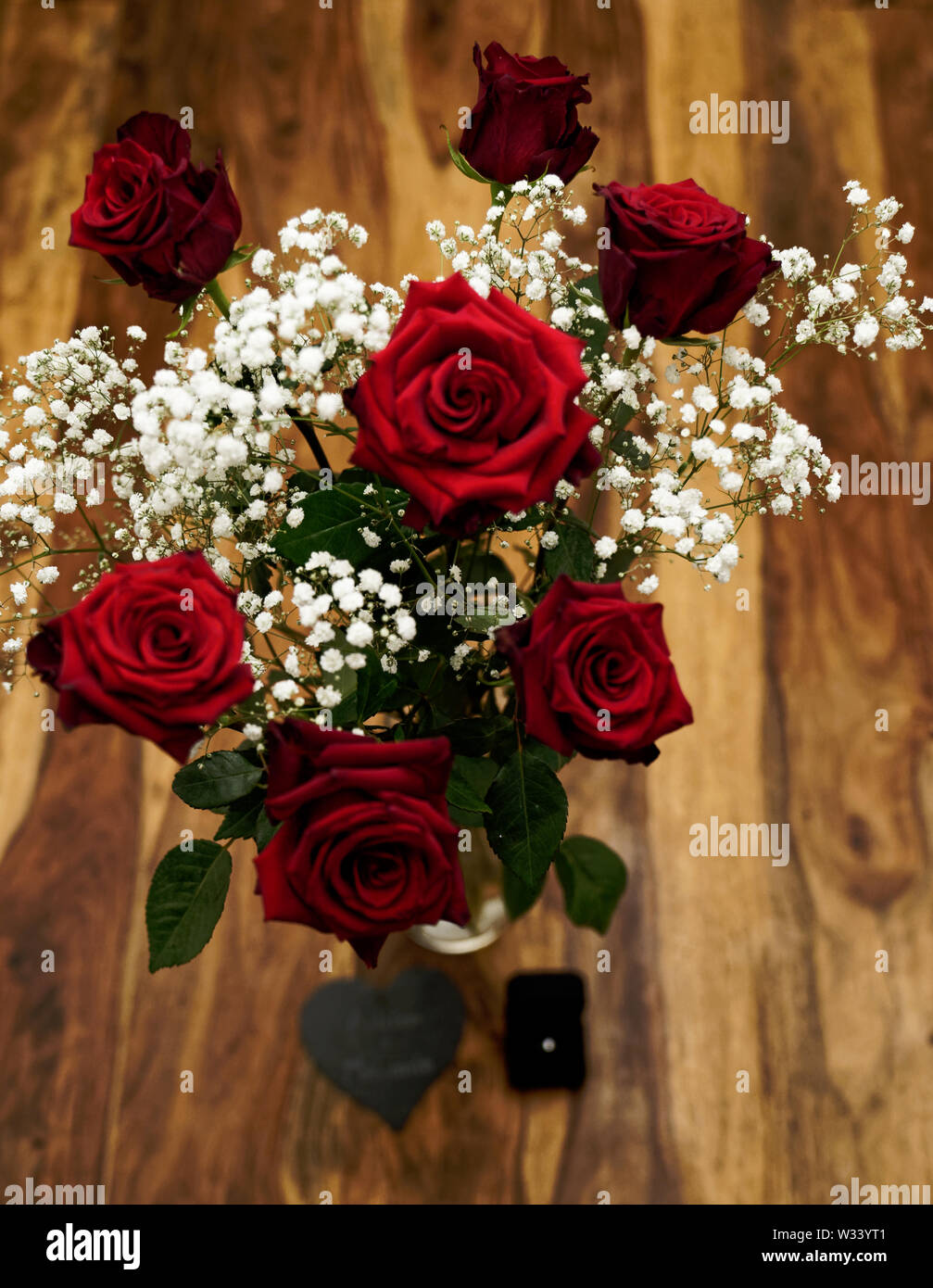Seven red roses hi-res stock photography and images - Alamy