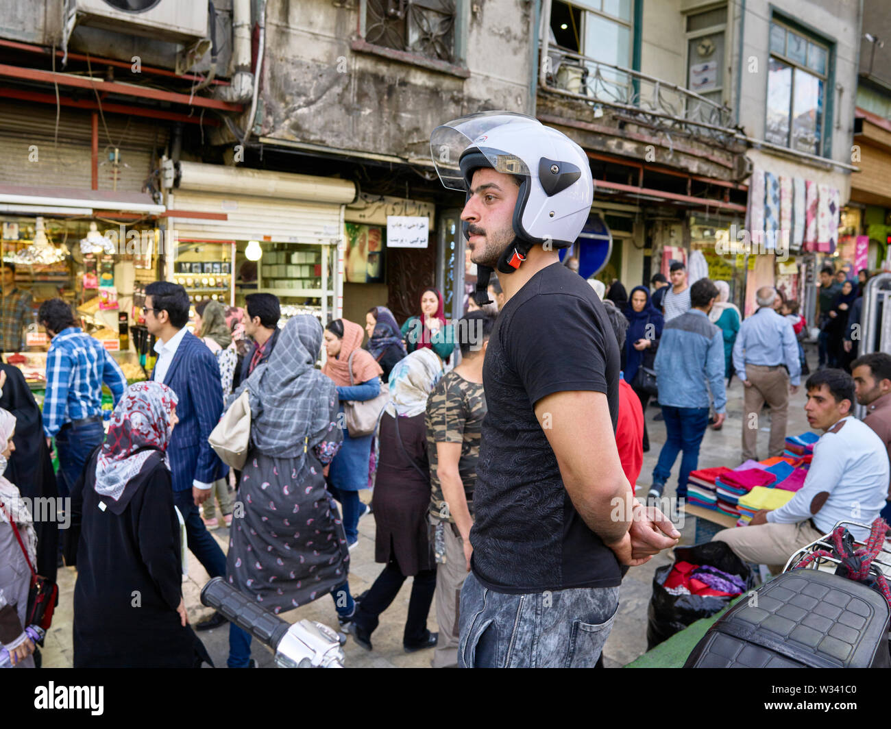 Street tajrish hi-res stock photography and images - Alamy