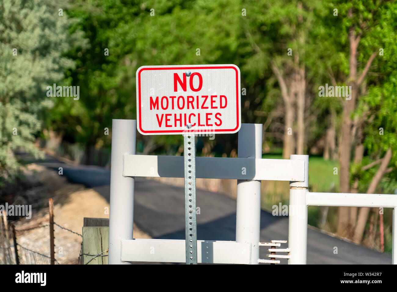 Motorized vehicles prohibited sign hi-res stock photography and images ...