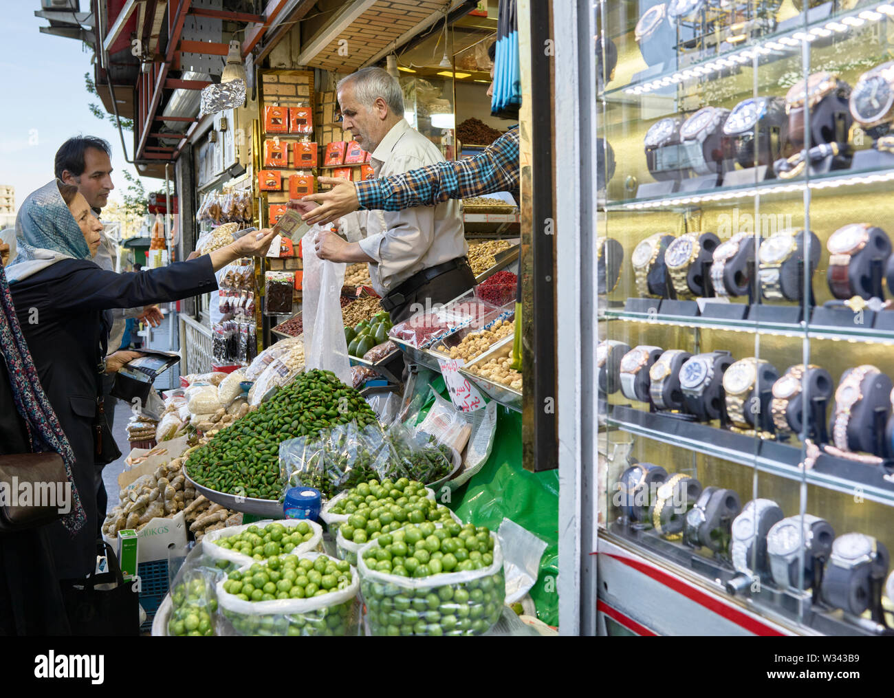 Street tajrish hi-res stock photography and images - Alamy