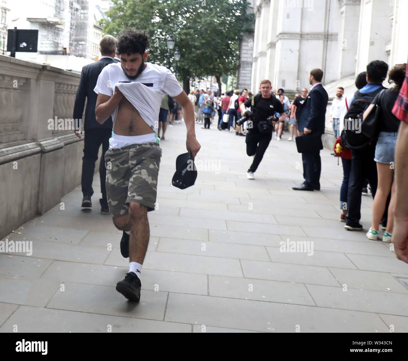 Mob hit hi-res stock photography and images - Alamy