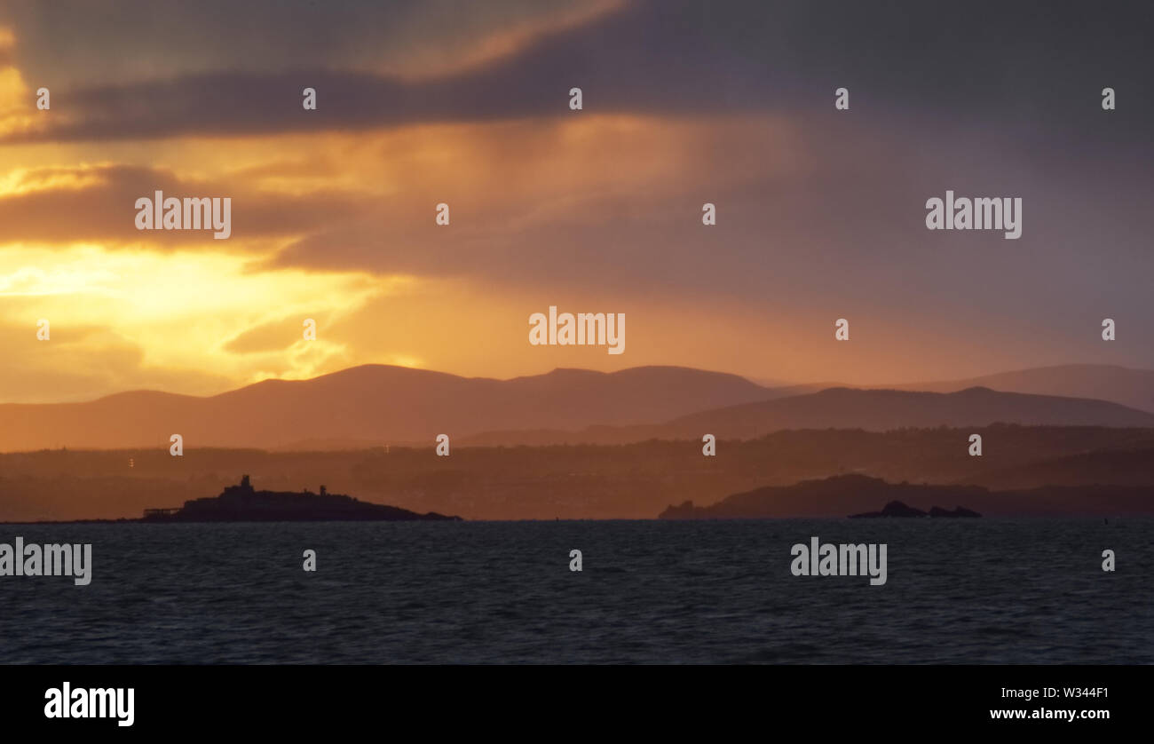 Edinburgh sunset landscape hi-res stock photography and images - Alamy