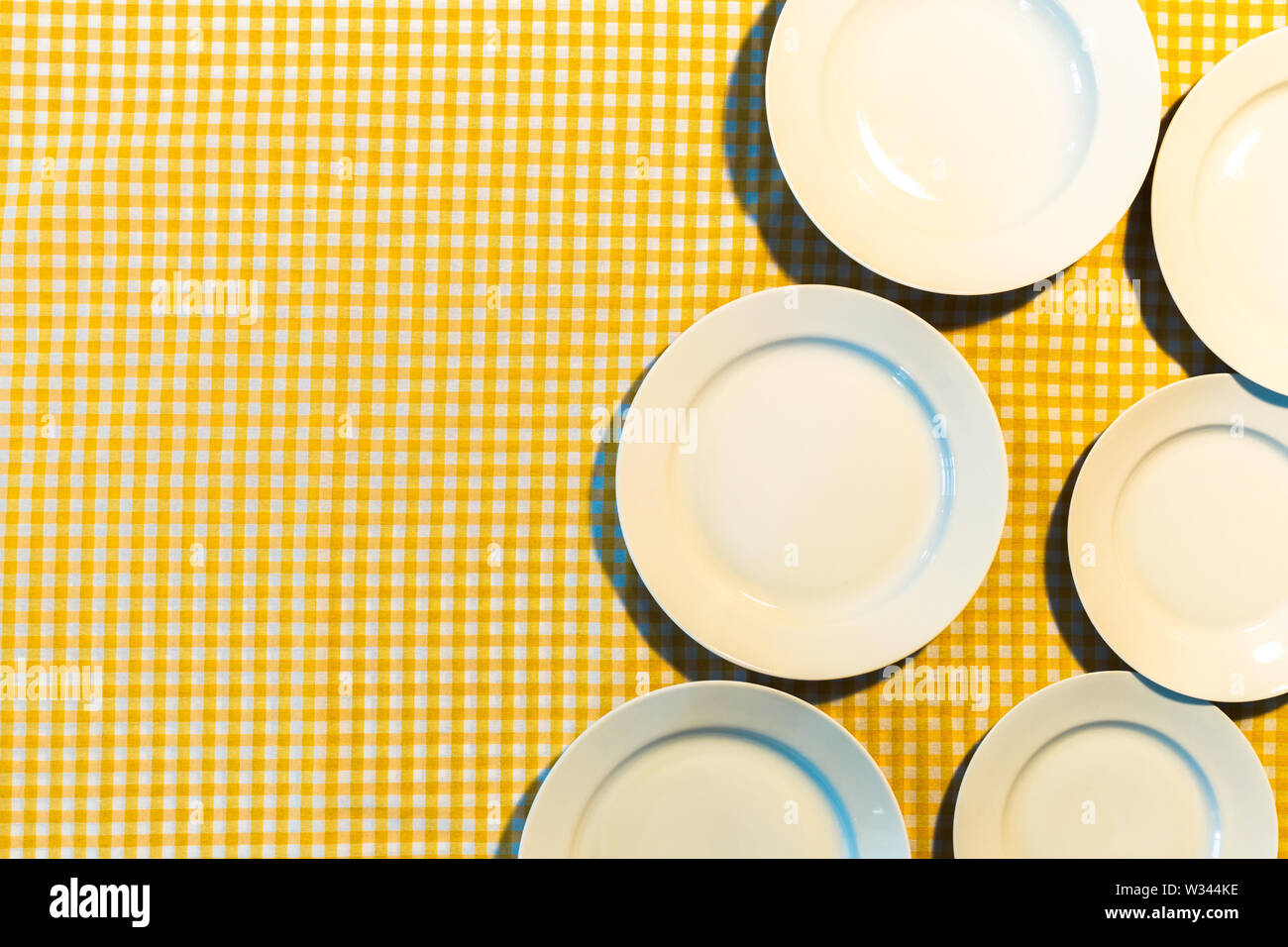 Yellow checkered table hi-res stock photography and images - Alamy