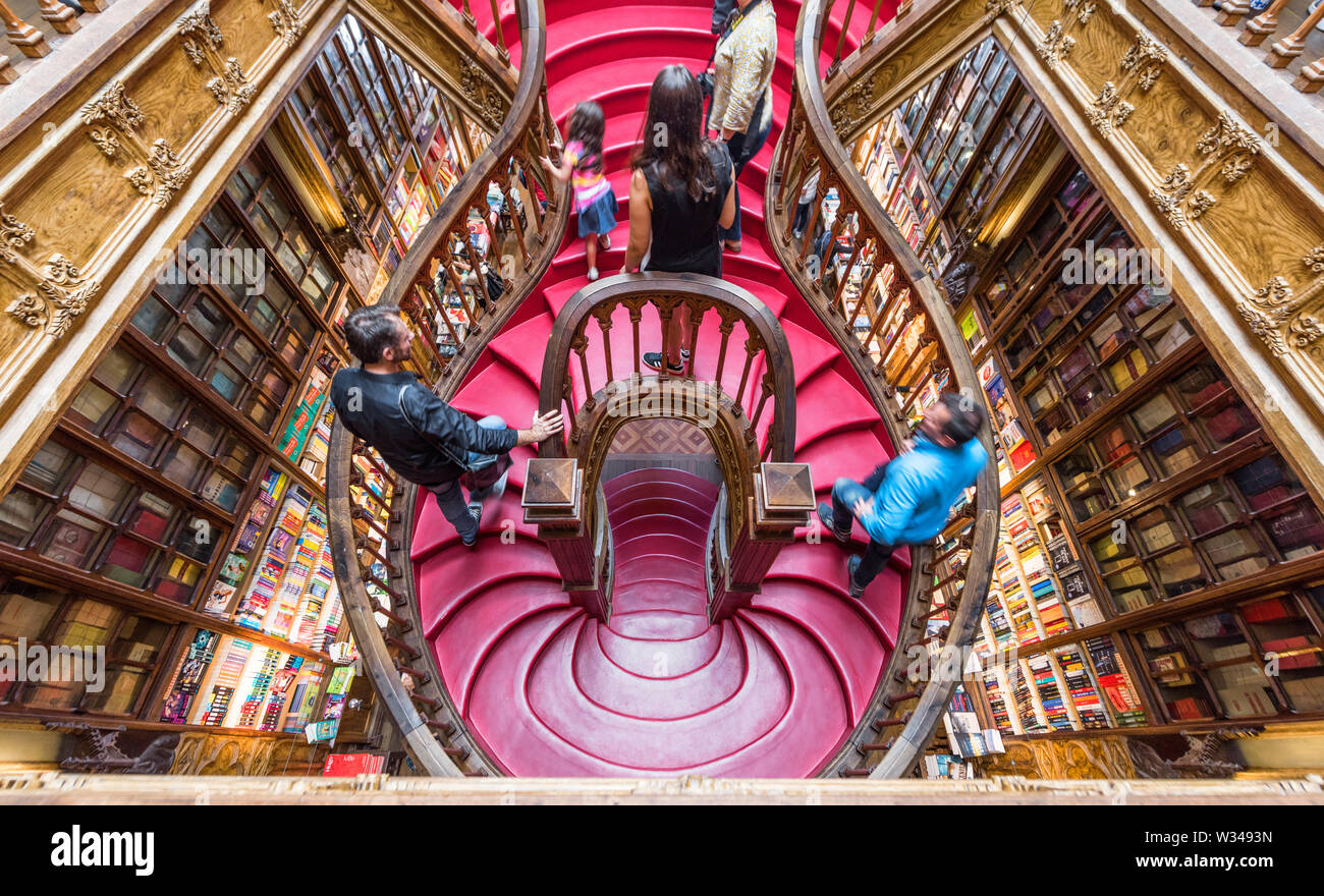 Livraria Lello in Porto. Famous Lello bookstore Stock Photo - Alamy
