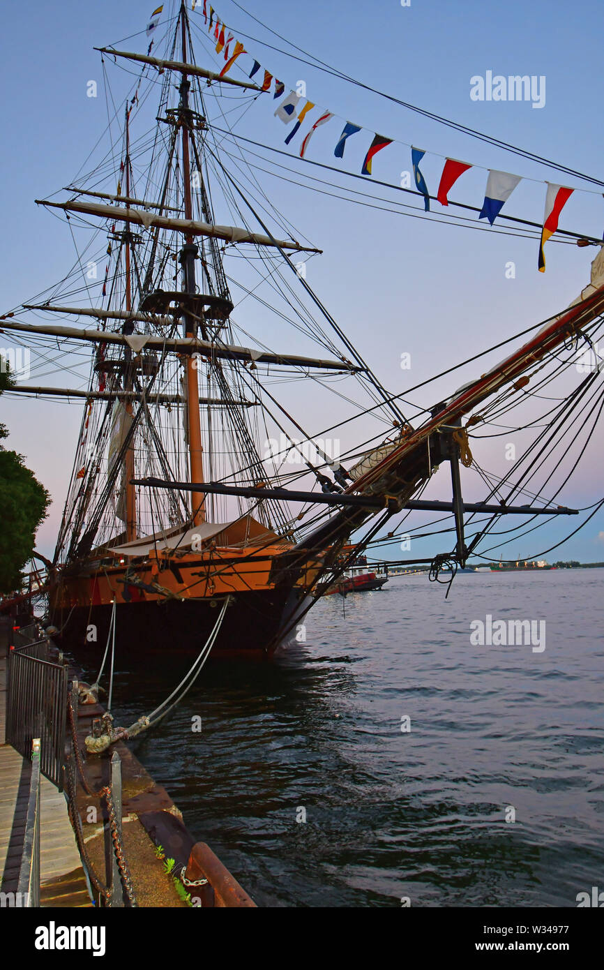 Canada ship hi-res stock photography and images - Alamy