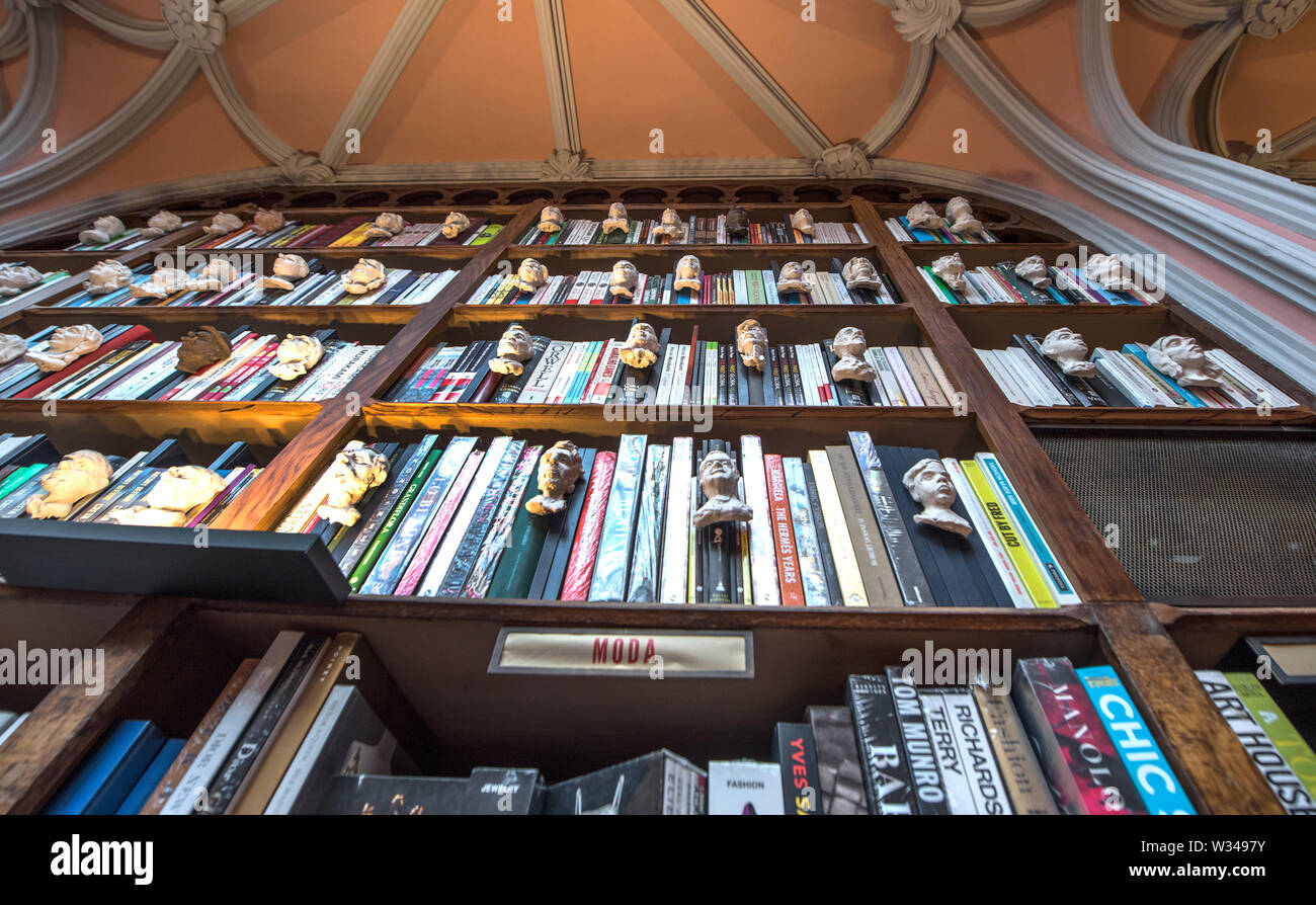 Livraria Lello in Porto. Famous Lello bookstore Stock Photo - Alamy