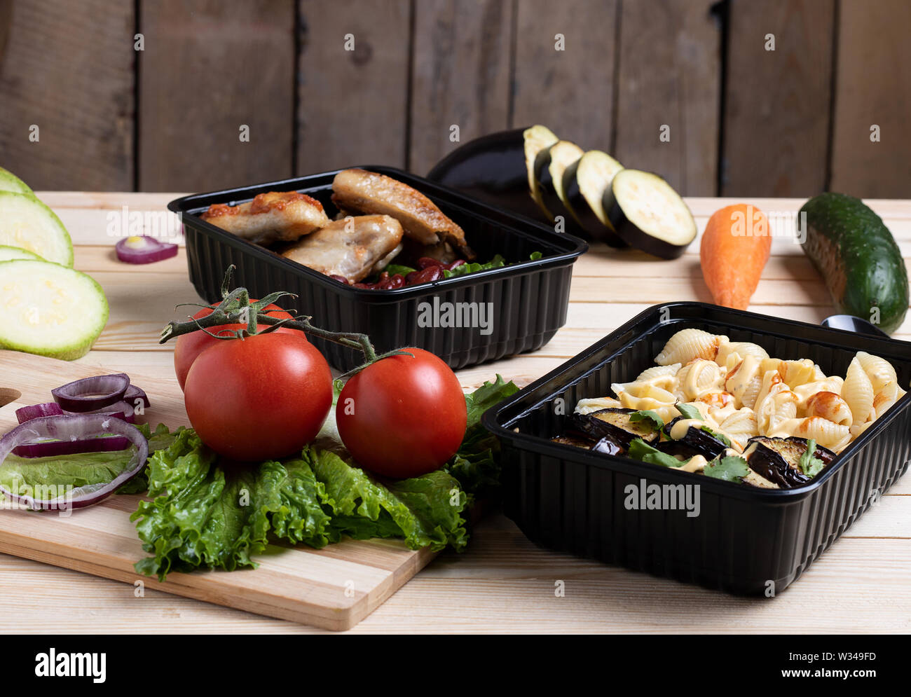 food containers with homemade food, close up Stock Photo - Alamy