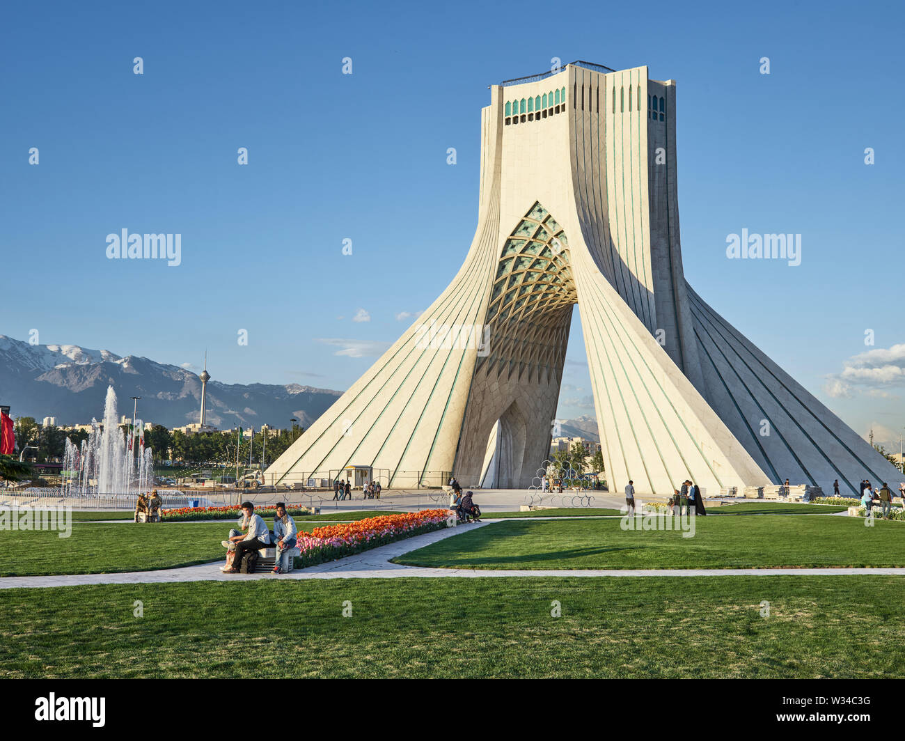 16.04.2017, Iran, Tehran: The Azadi Monument in the Iranian capital ...