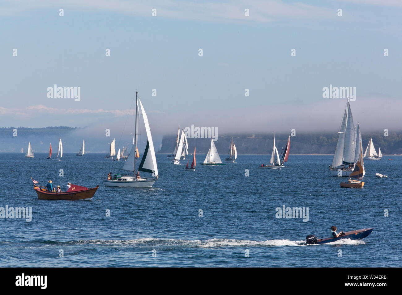 Seattle sailing hi-res stock photography and images - Alamy