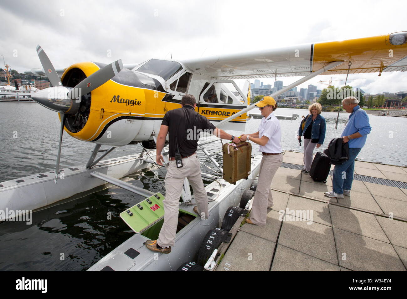 Seattle seaplanes hi-res stock photography and images - Alamy