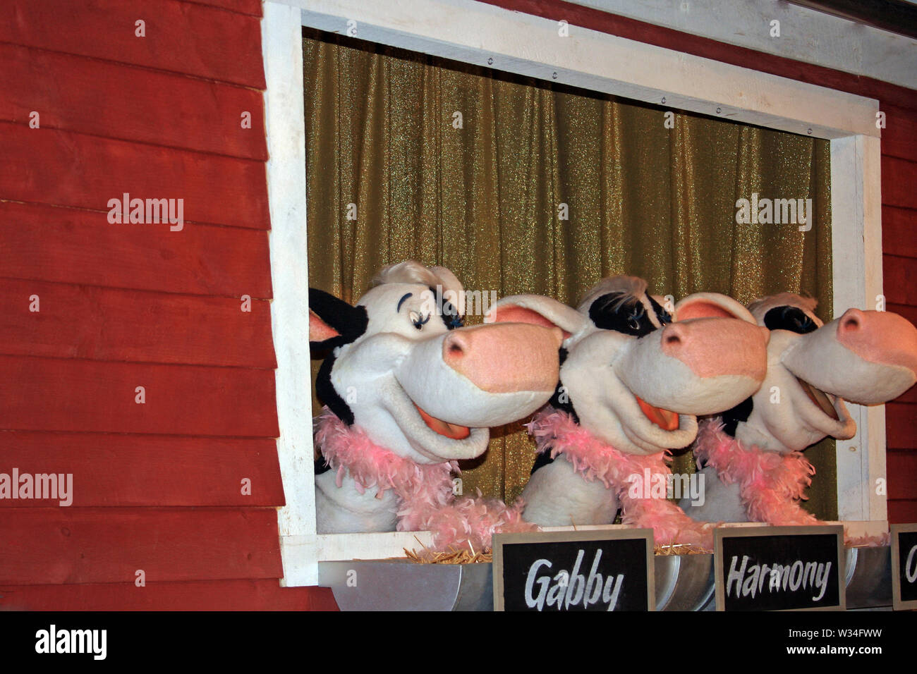 The singing cows on the tour through the Hershey's Chocolate World in ...