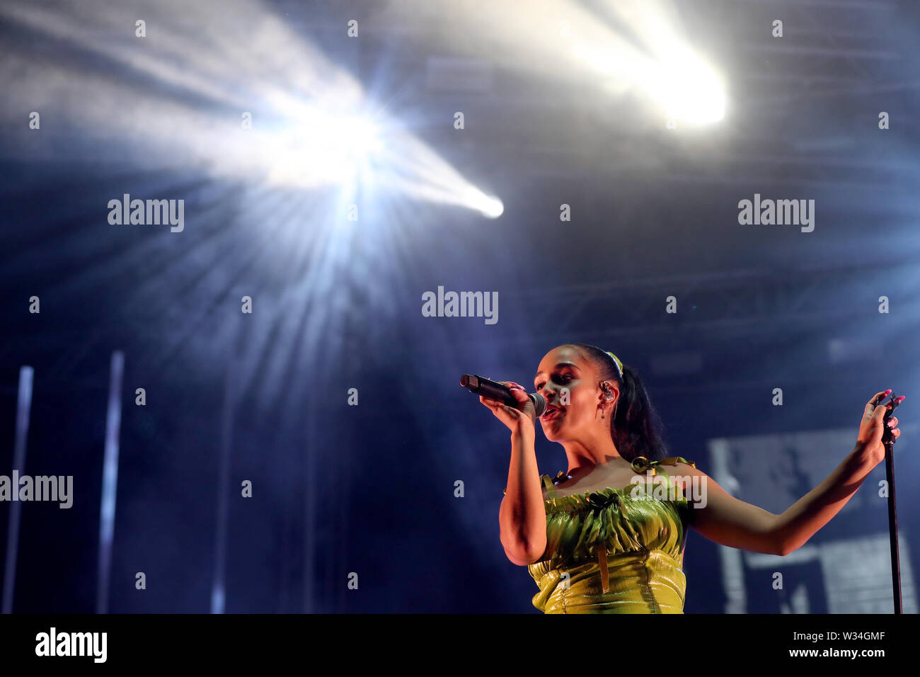 Jorja smith hi-res stock photography and images - Alamy