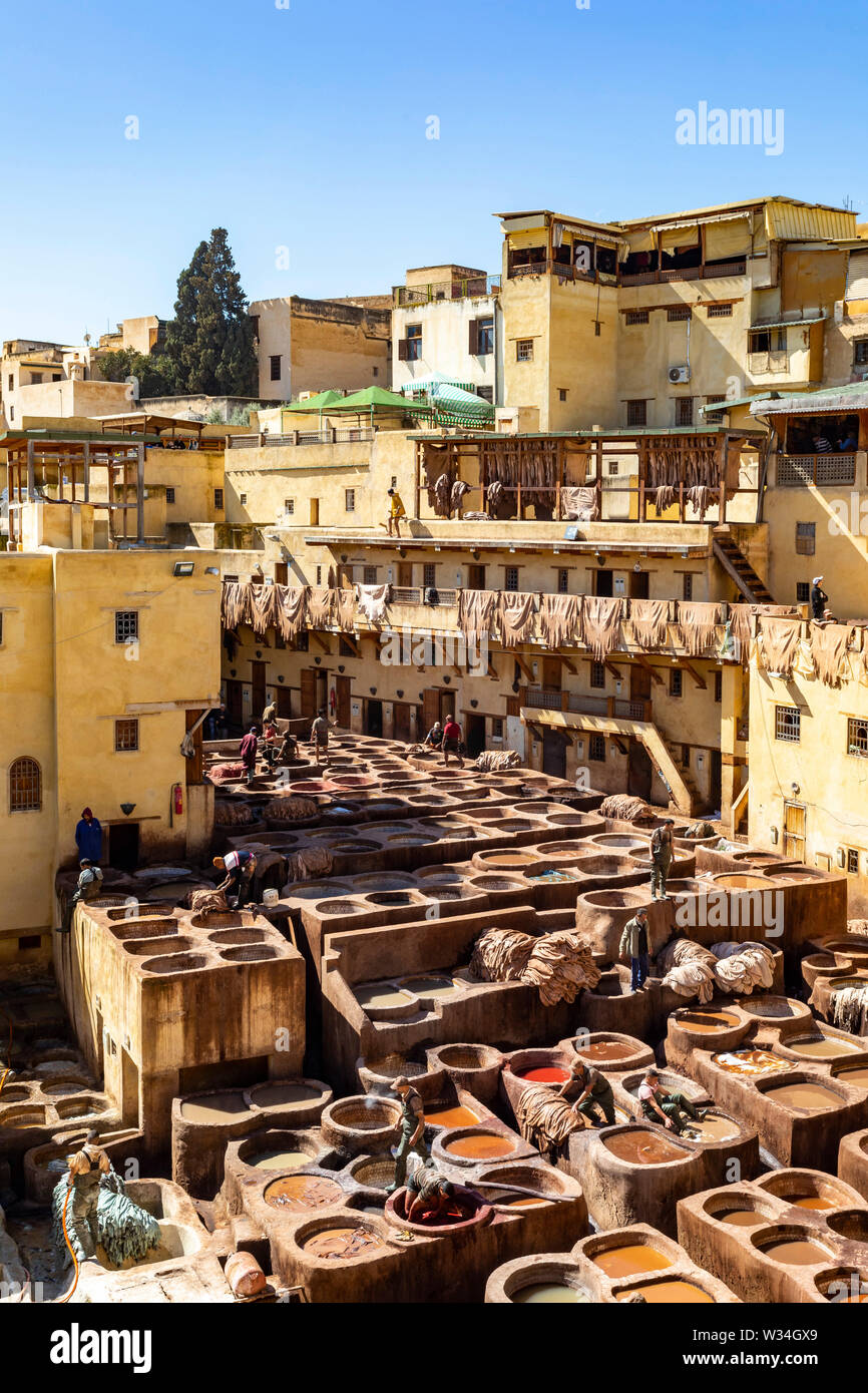 Fes tannery hi-res stock photography and images - Alamy