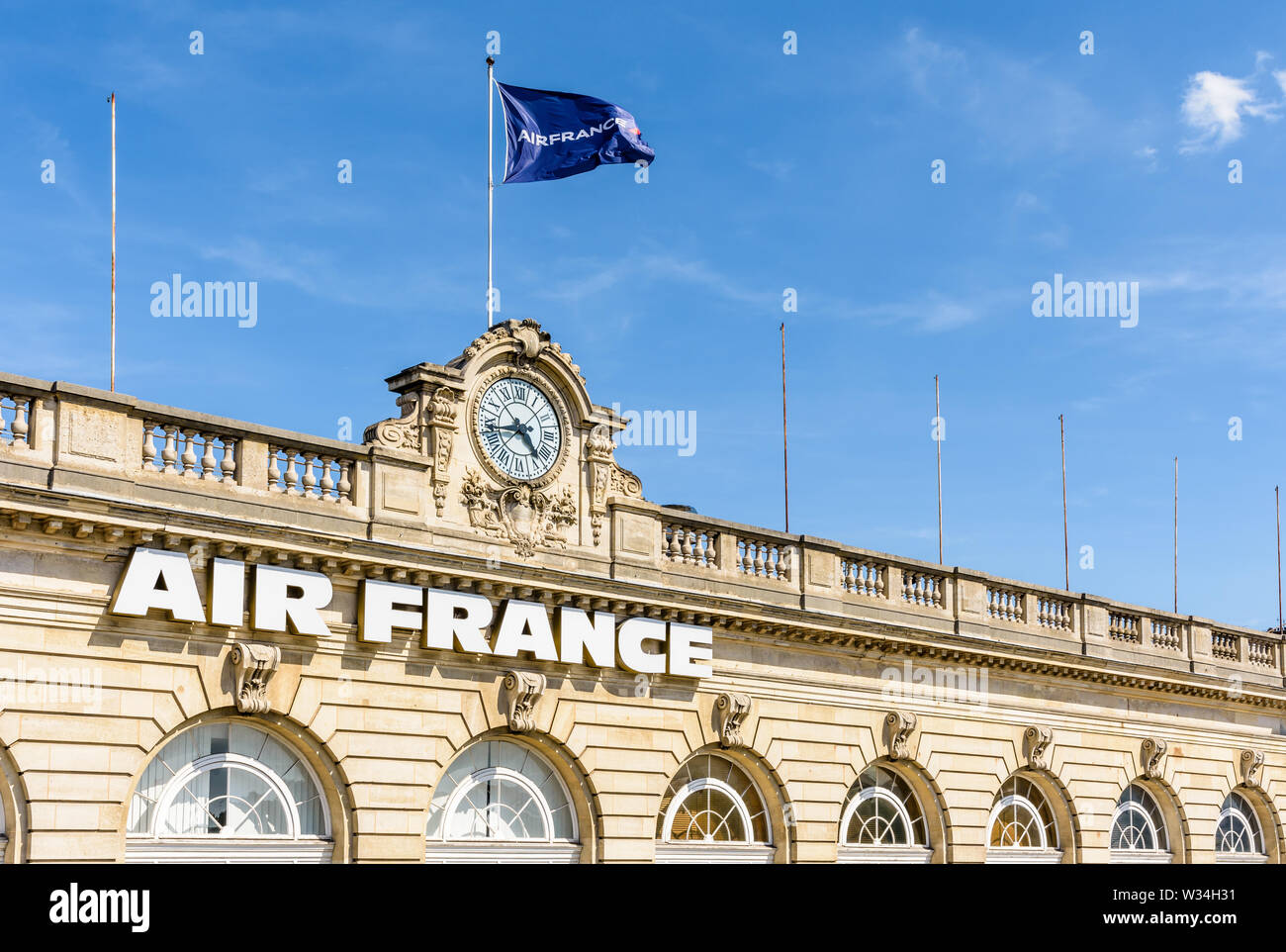 Air france the headquarters french hi-res stock photography and images ...